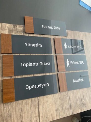 APARTMAN KAPI İSİMLİKLERİ & KAPI İSİMLİK MODELLERİ